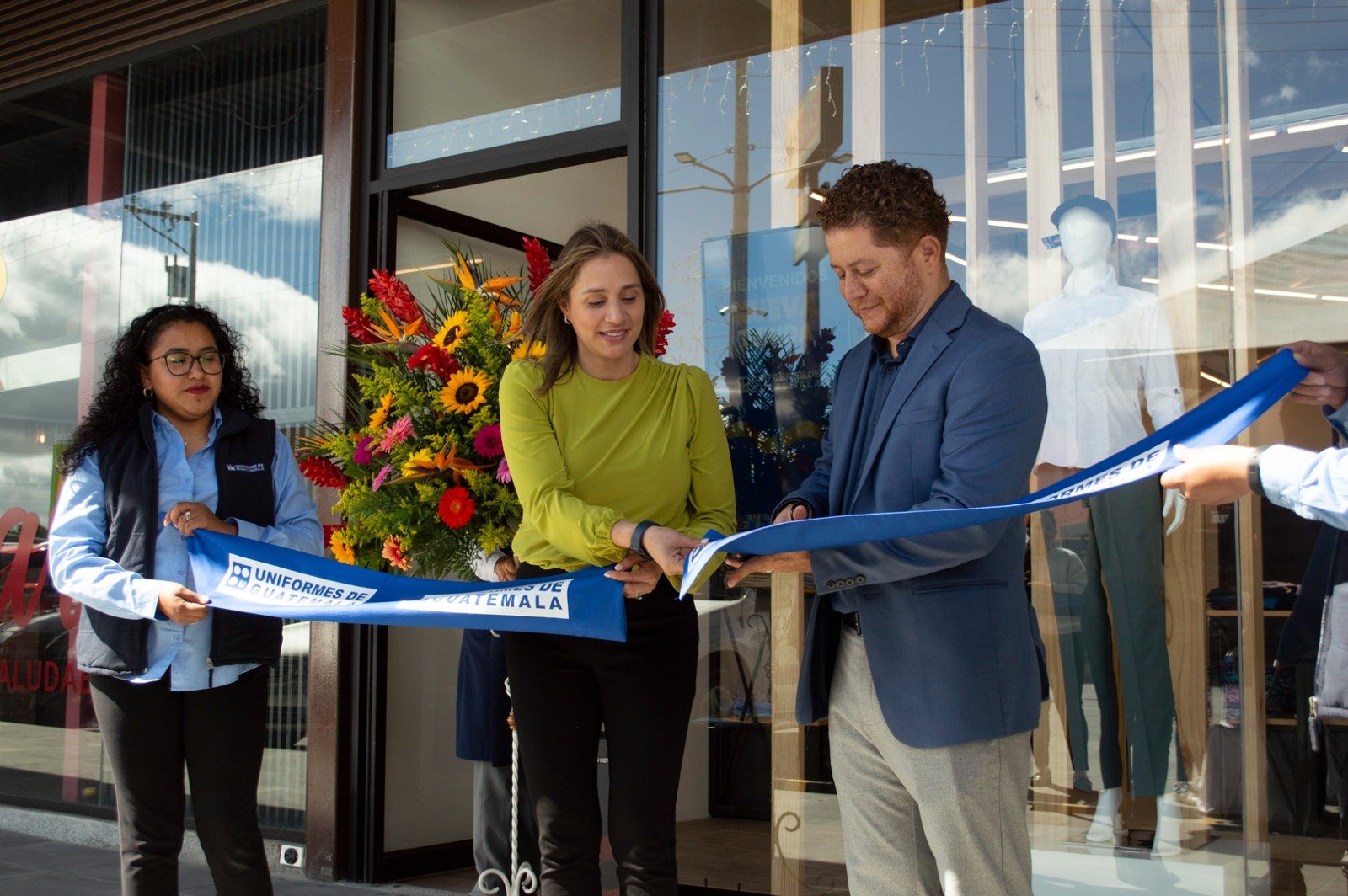 Uniformes de Guatemala inaugura su octava tienda en Interplaza ...