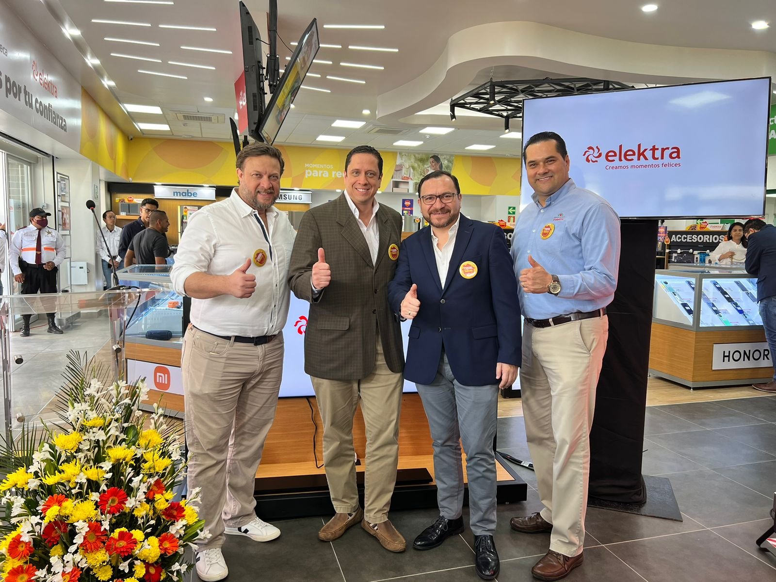 EN ELEKTRA GUATEMALA CREAMOS MOMENTOS FELICES